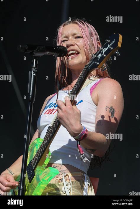 Wet Legs Rhian Teasdale Performs During Weekend Two Of The Austin City Limits Music Festival On