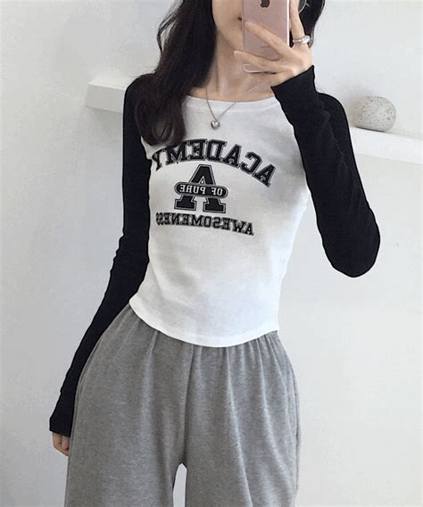 [추가할인 당일출고] 아카데미 배색 나그랑 크롭 반팔 긴팔티 키작녀 키큰녀 봄 여름 가을 겨울 사계절 레이어드 로고 골반 프린팅 고퀄리티 에이블리