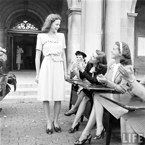 Women In 1940 1950s In Black And White Photos By Nina Leen Vintage St