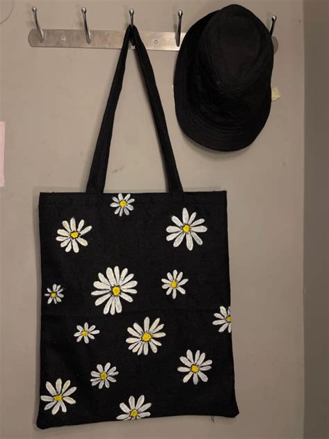 Minimal Daisy Tote Tote Bag Diy Pattern Black And White Tote Bags