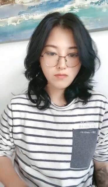 闷骚的良家少妇全程露脸很有气质脱光了尿尿给你看 快抖XOXO