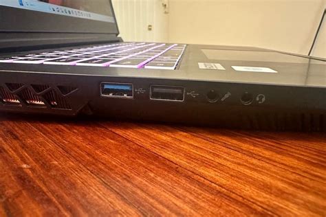 8 Fixes To Try If Your Laptop Is Plugged In But Not Charging 2024