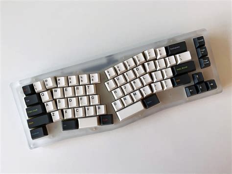 Can Anyone Id This Keyboard R Keyboard