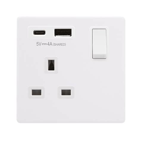 Click Definity Complete Polar White Screwless 1 Gang 13a Single