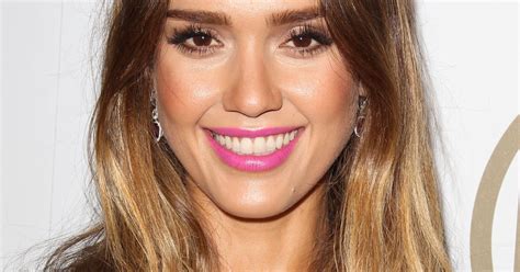 Jessica Alba Cut All Her Hair Off And Now Has A Short Bob Metro News