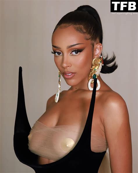 Doja Cat Braless Photos Sexy E Girls