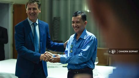 លោក ម៉ក់ រ៉េមីស្សា អ្នកថតរូបឆ្នើមដំបូងរបស់កម្ពុជា ទទួលបានមេដាយឥស្សរិយយស ពីបារាំង Tnaot