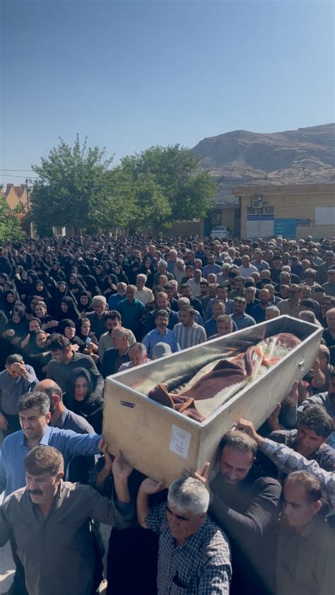 ‎علی مرادی خواننده‎ ‎مراسم خاکسپاری مرحومه سیده سمیه موسوی صدای علی