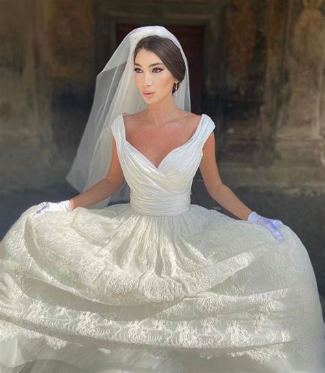 ქორწილი რეგულაციის დაცვით ნანუკა გოგიჩაიშვილი და ნიკოლოზ ნაყოფია დაქორწინდნენ Marao