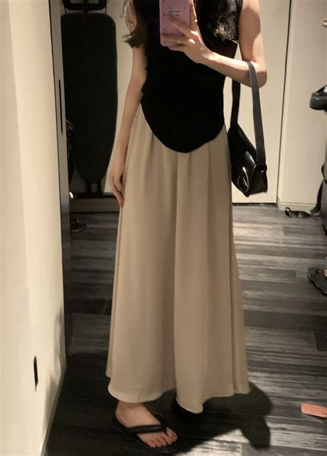 블랙 세로 새틴 하프 여성 여름 하이웨스트 슬림 A라인 캐주얼 미디 스커트 포크 데일리 로맨틱 Mz 직장인 30대초반 사랑스러운 슬릭 가벼운 브라이덜샤워 편한 운동 근로자의