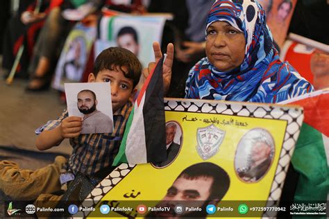 الاعتصام الأسبوعي لعائلات الأسرى أمام مقر الصليب الأحمر بغزة