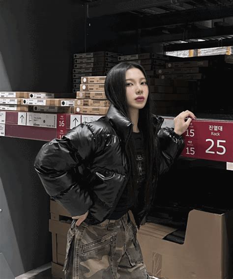 가성비갑빠른출고문의폭주 글로시 크롭 숏 패딩 12color 에이블리