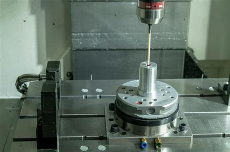 좌표 측정 기계 Cmm 프로브는 수직 Cnc 프레싱 기계에 부착되어 있으며 Cmm 프로드에 의해 모드 및 다이 부품 제조
