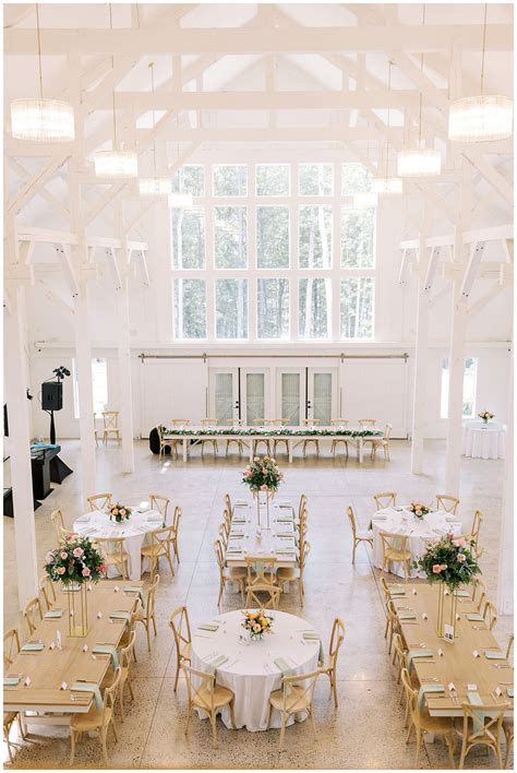 Top 4 Reasons Why You Must Book A Carolina Grove Wedding For Your Big