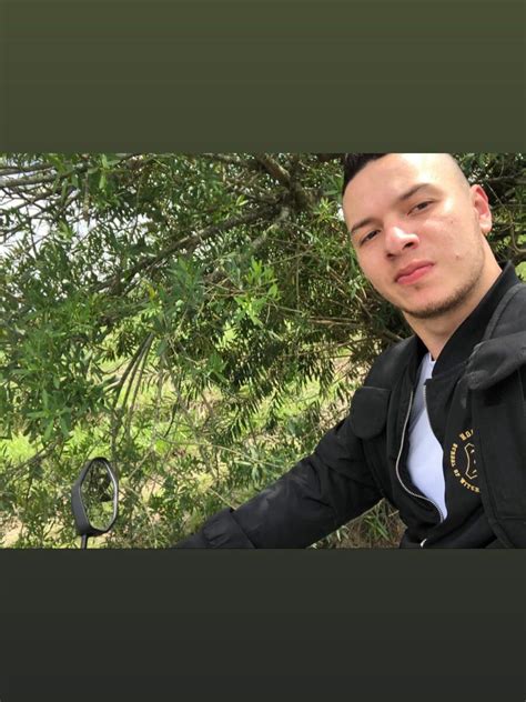 Apolo Kleinx Cam Model Free Live Sex Show And Chat Stripchat