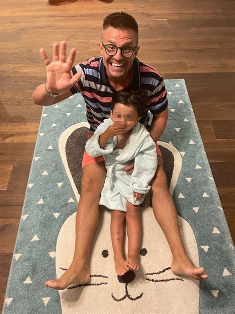 Андрей Арнаудов с дългокрак син Мама 24