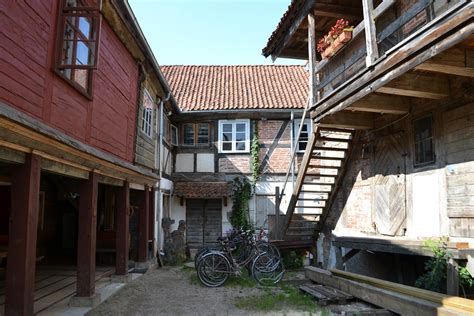 The Interdisciplinary Art Group Serde Res Artis