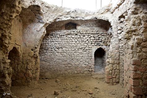 وضعیت هشدارآمیز مقبره شیخ دانیال در خنج تصاویر