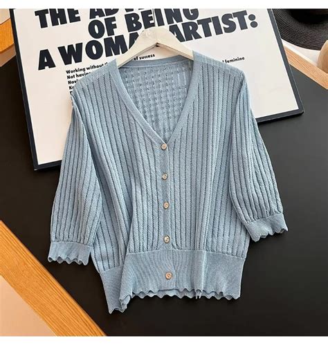 짜리점 여자 키작녀 간절기 브이넥 가디건 여름 브이넥 퓨어 펀칭 싱글 루즈핏 니트 가디건 V넥 단색 홀 레이 티몬
