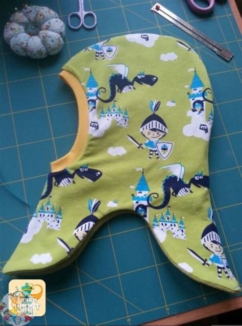 Детская шапка шлем