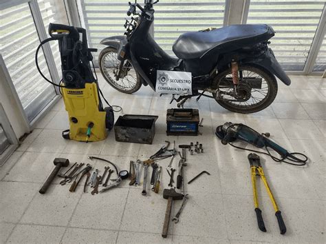 Dos Detenidos Por Hechos De Robo Cuando Circulaban En Una Moto Con