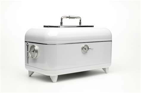 Premium Photo Classic Sterilization Device On A Pure White Background