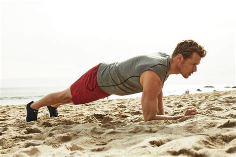 The Minute Bodyweight Triceps Workout You Need To Try Men S Journal
