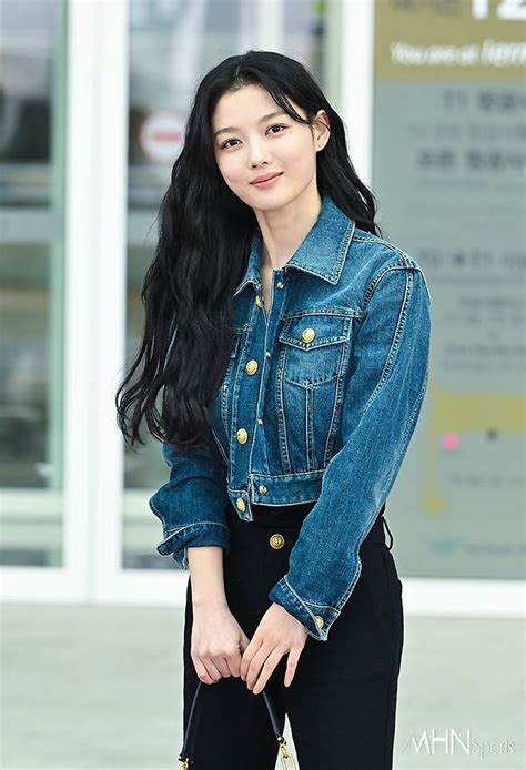 김유정 퍼스널 컬러가 예쁨인가 순간을 영화로 만드는 친애하는 여신님