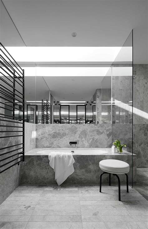 Revestimientos En Piedra La Tendencia En Baños Modernos