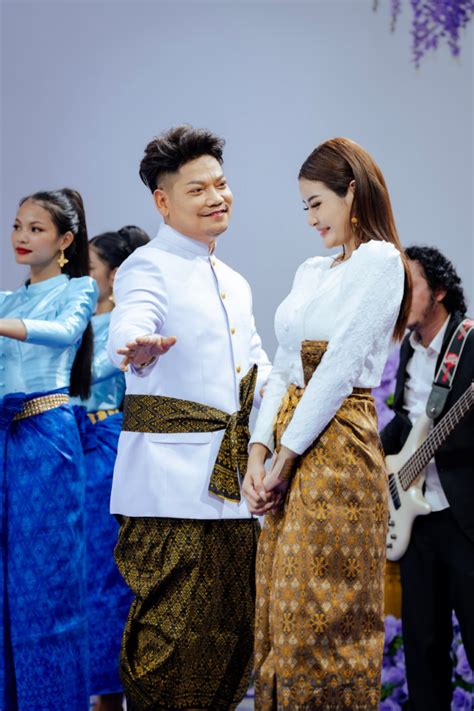 កៀកថ្ងៃចូលឆ្នាំរាំសប្បាយ ឧកញ៉ា ព្រាប សុវត្ថិ