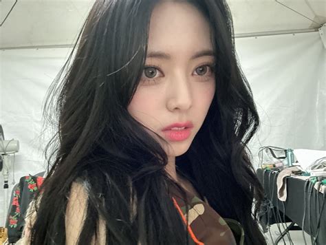 Netizens Think ITZY Yuna S Makeup Artist Did Her Dirty At A Recent Event Koreaboo