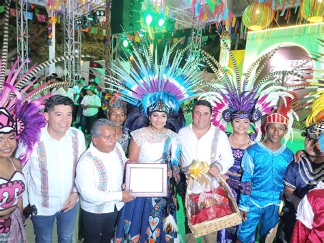 Rigo Chacón Encabeza El Pendón De Semana Santa El Faro De La Costa Chica