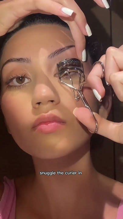Why You Cant Curl Your Outer Lashes👀 How To Curl Your Lashes Properly