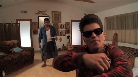 Bruno Mars - The Lazy Song [OFFICIAL VIDEO] - CDA