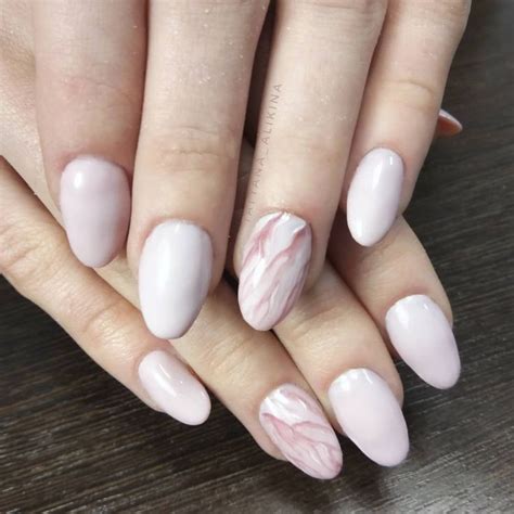 Бежевый мрамор #маникюр #гельлак #пермь | Маникюр, Овальные ногти, Ногти
