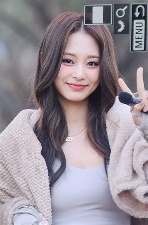 Twice Indonesia On Twitter Rt Twice Mm1020 230319 프리뷰 쯔위 쯔위야~~ 이 새벽부터 이렇게 예쁠수가 있닝 마지막 생방도