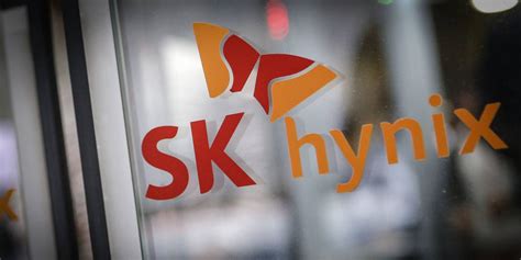 sk hynix swings to surprise profit in q4 on memory chip rebound