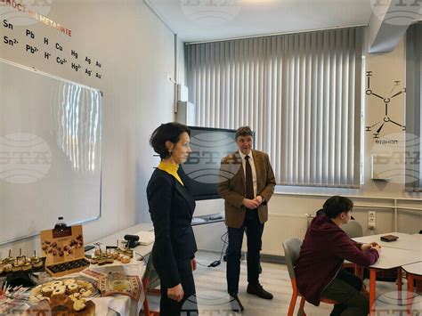 В Профилирана гимназия „Константин Фотинов“ бе открит кабинет по