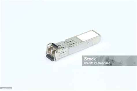 흰색 배경에 격리된 네트워크 스위치용 기가비트 Sfp 모듈 트랜시버 다중 모드 달 착륙선에 대한 스톡 사진 및 기타 이미지 달 착륙선 광섬유의 휴대용 무선기 Istock