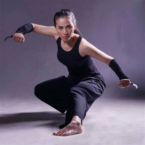 Female Dynamic Action Poses Reference