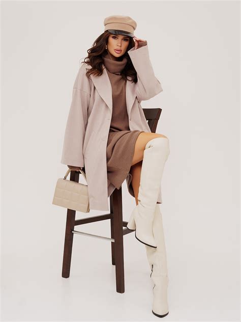 Бежеве вільне пальто з кашеміру 13543 за 1561 грн купити з колекції Opulent