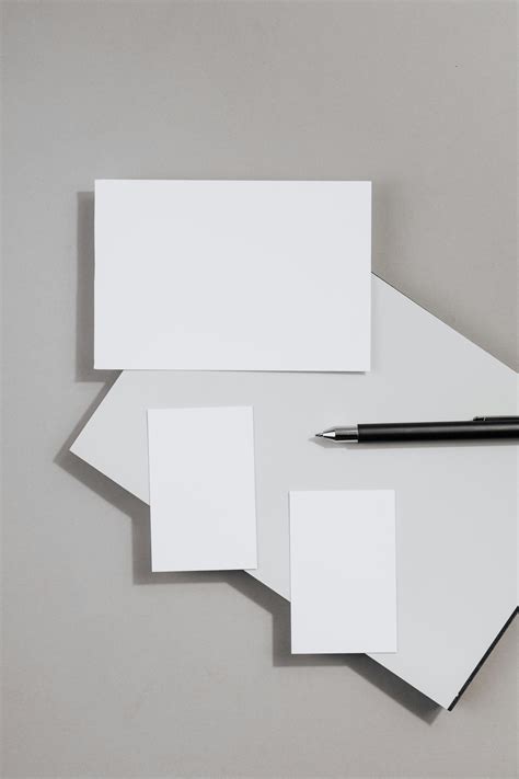 Id 가벼운 놀이 고급 광고하는 구슬 그래픽 디자인 그림자 깨끗한 단순한 대리석 배경 대리석 표면 돌 디자인 럭셔리 레이아웃 레이아웃 디자인