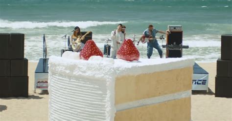 How Did Dnce Come Up With Cake By The Ocean The Origin Of The Phrase Is Funnier Than You Imagined