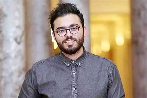 ببینید خفت‌گیری خشن با قمه و اسپری فلفل از مصطفی امامی مجری تلویزیون