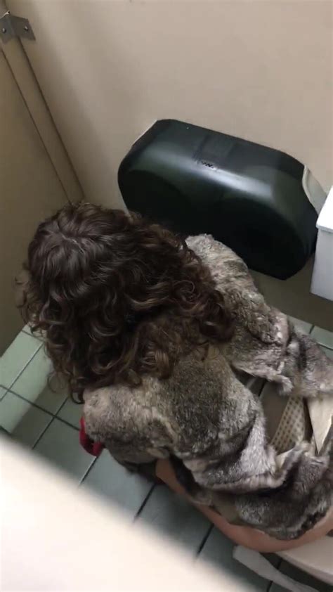 Hot Girl Pooping Overstall Hot Girl Pooping Overstall