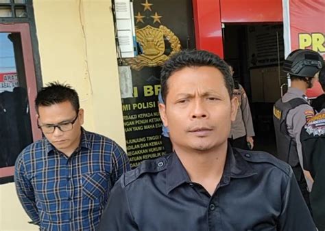 Intip Adik Ipar Tidur Sang Kakak Ipar Diusir Dari Kampung