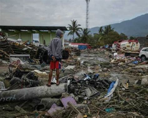 earthquake shakes indonesia s java island at least 46 dead