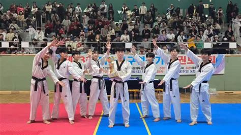 국가대표 인하서태권도 인천품새선수 태권도대학입시 인천광역시 단일도장 팀 국가대표 인하서👊 ⠀ 중고등 품새 선수들의 추억만들기 태권체조 도전👊 ⠀ 그리고