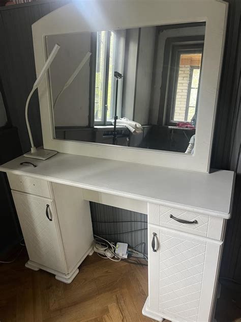 Туалетний столик — ціна 5000 грн у каталозі Столи Купити товари для дому та побуту за доступною