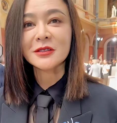 香港第一美人关之琳老了，全网都在惋惜，可我们到底在怕什么？